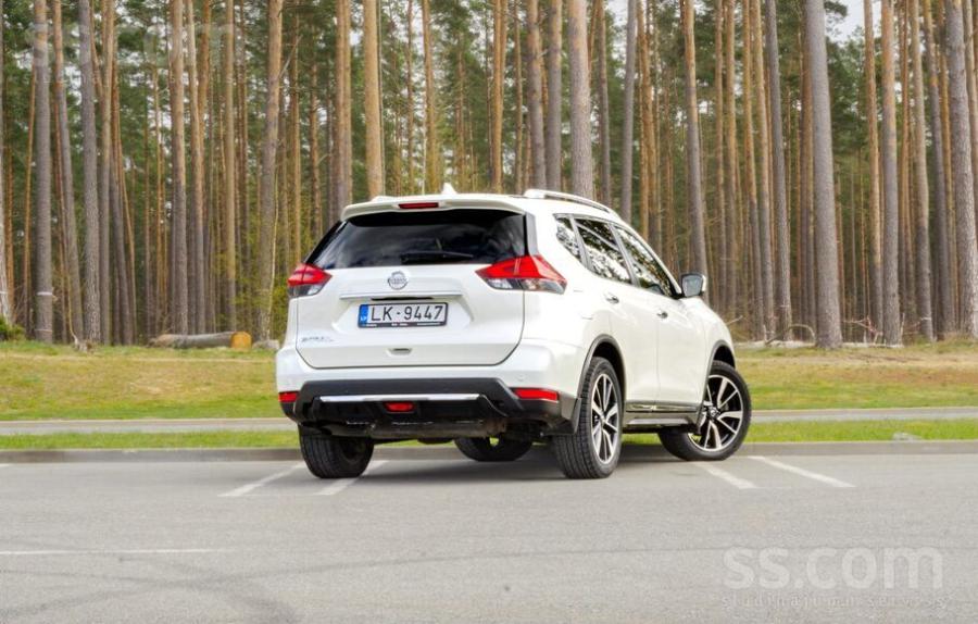 White Nissan X-Trail 2018 in Riga, with an engine capacity of 2.00 L and mileage of 116 thousand km for 16890 €, photo 6 on AUTOMOTO.COM.LV
