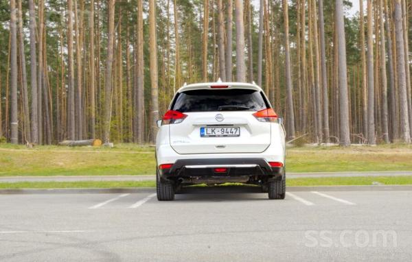 White Nissan X-Trail 2018 in Riga, with an engine capacity of 2.00 L and mileage of 116 thousand km for 16890 €, photo 6 on AUTOMOTO.COM.LV