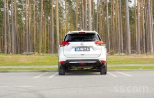 White Nissan X-Trail 2018 in Riga, with an engine capacity of 2.00 L and mileage of 116 thousand km for 16890 €, photo 7 on AUTOMOTO.COM.LV