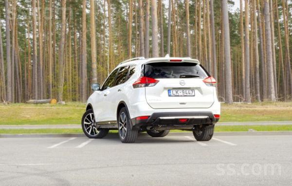 White Nissan X-Trail 2018 in Riga, with an engine capacity of 2.00 L and mileage of 116 thousand km for 16890 €, photo 7 on AUTOMOTO.COM.LV