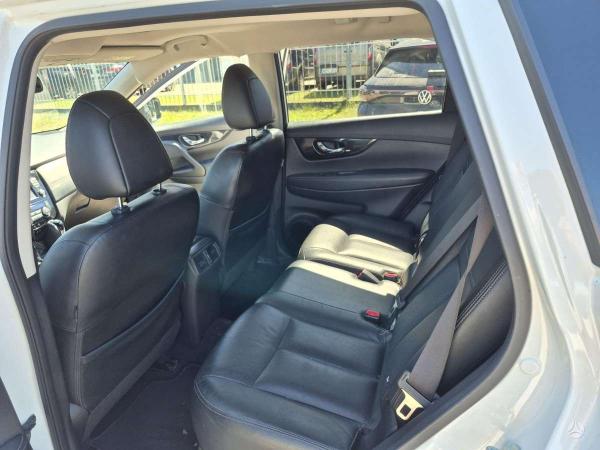 White Nissan X-Trail 2018 in Siauliai, with an engine capacity of 2.00 L and mileage of 95 thousand km for 11900 €, photo 8 on AUTOMOTO.COM.LV