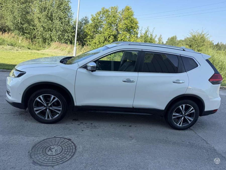 White Nissan X-Trail 2018 in Taurage, with an engine capacity of 1.60 L and mileage of 142 thousand km for 8500 €, photo 4 on AUTOMOTO.COM.LV