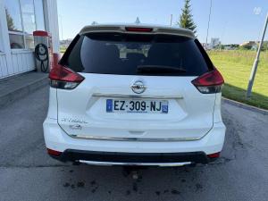 White Nissan X-Trail 2018 in Taurage, with an engine capacity of 1.60 L and mileage of 142 thousand km for 8500 €, photo 6 on AUTOMOTO.COM.LV