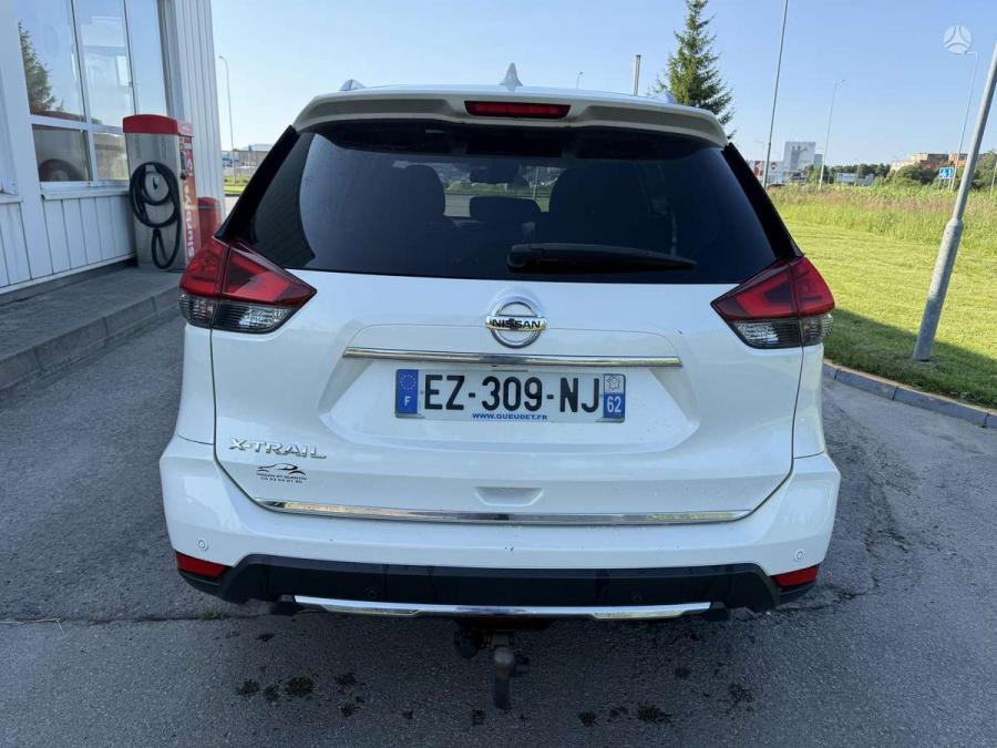 White Nissan X-Trail 2018 in Taurage, with an engine capacity of 1.60 L and mileage of 142 thousand km for 8500 €, photo 6 on AUTOMOTO.COM.LV