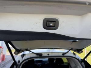White Nissan X-Trail 2018 in Taurage, with an engine capacity of 1.60 L and mileage of 142 thousand km for 8500 €, photo 9 on AUTOMOTO.COM.LV