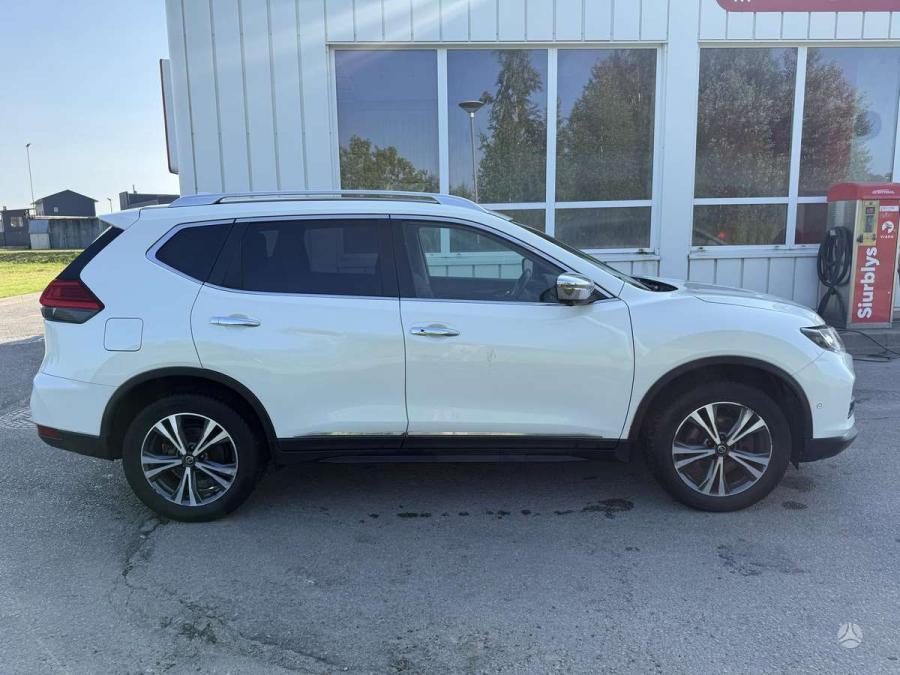 White Nissan X-Trail 2018 in Taurage, with an engine capacity of 1.60 L and mileage of 142 thousand km for 8500 €, photo 11 on AUTOMOTO.COM.LV
