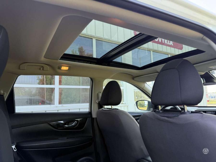 White Nissan X-Trail 2018 in Taurage, with an engine capacity of 1.60 L and mileage of 142 thousand km for 8500 €, photo 27 on AUTOMOTO.COM.LV