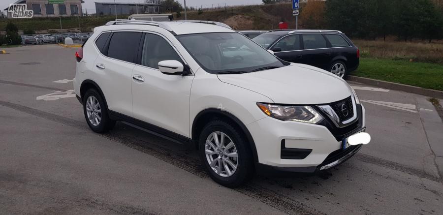 White Nissan X-Trail 2018 in Kretinga, with an engine capacity of 2.50 L and mileage of 91 thousand km for 11800 €, photo 4 on AUTOMOTO.COM.LV