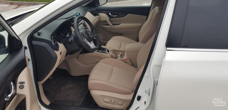 White Nissan X-Trail 2018 in Kretinga, with an engine capacity of 2.50 L and mileage of 91 thousand km for 11800 €, photo 7 on AUTOMOTO.COM.LV