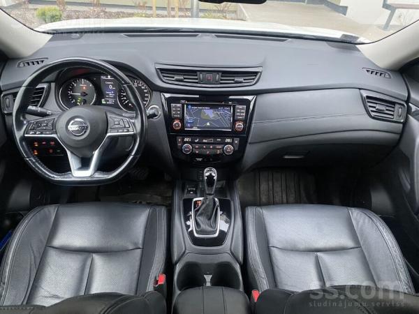 White Nissan X-Trail 2019 in Riga, with an engine capacity of 2.00 L and mileage of 140 thousand km for 16300 €, photo 3 on AUTOMOTO.COM.LV