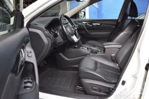 White Nissan X-Trail 2019 in Riga, with an engine capacity of 2.00 L and mileage of 146 thousand km for 15900 €, photo 4 on AUTOMOTO.COM.LV
