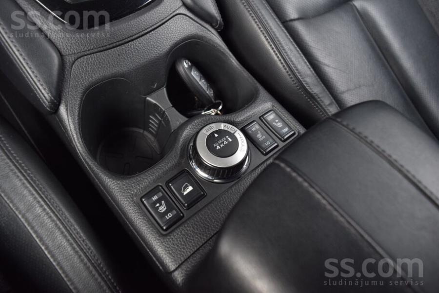White Nissan X-Trail 2019 in Riga, with an engine capacity of 2.00 L and mileage of 146 thousand km for 15900 €, photo 6 on AUTOMOTO.COM.LV