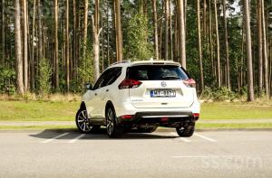 White Nissan X-Trail 2020 in Riga, with an engine capacity of 1.80 L and mileage of 100 thousand km for 15890 €, photo 7 on AUTOMOTO.COM.LV