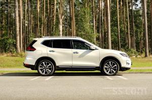 White Nissan X-Trail 2020 in Riga, with an engine capacity of 1.80 L and mileage of 100 thousand km for 15890 €, photo 8 on AUTOMOTO.COM.LV