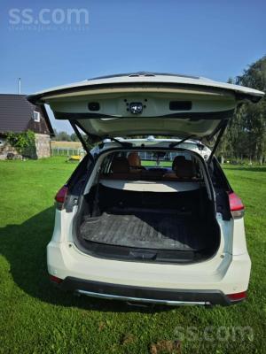 White Nissan X-Trail 2021 in Tallinn, with an engine capacity of 1.80 L and mileage of 75 thousand km for 22000 €, photo 4 on AUTOMOTO.COM.LV