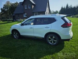 White Nissan X-Trail 2021 in Tallinn, with an engine capacity of 1.80 L and mileage of 75 thousand km for 22000 €, photo 11 on AUTOMOTO.COM.LV