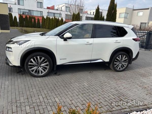 Balts Nissan X-Trail 2022 Tallina, ar dzinēja tilpumu 1.50 L un nobraukumu 60 tūkst. km par 32500 €, foto 3 vietnē AUTOMOTO.COM.LV