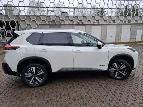 White Nissan X-Trail 2023 in Vilnius, with an engine capacity of 1.50 L and mileage of 56 thousand km for 27700 €, photo 8 on AUTOMOTO.COM.LV