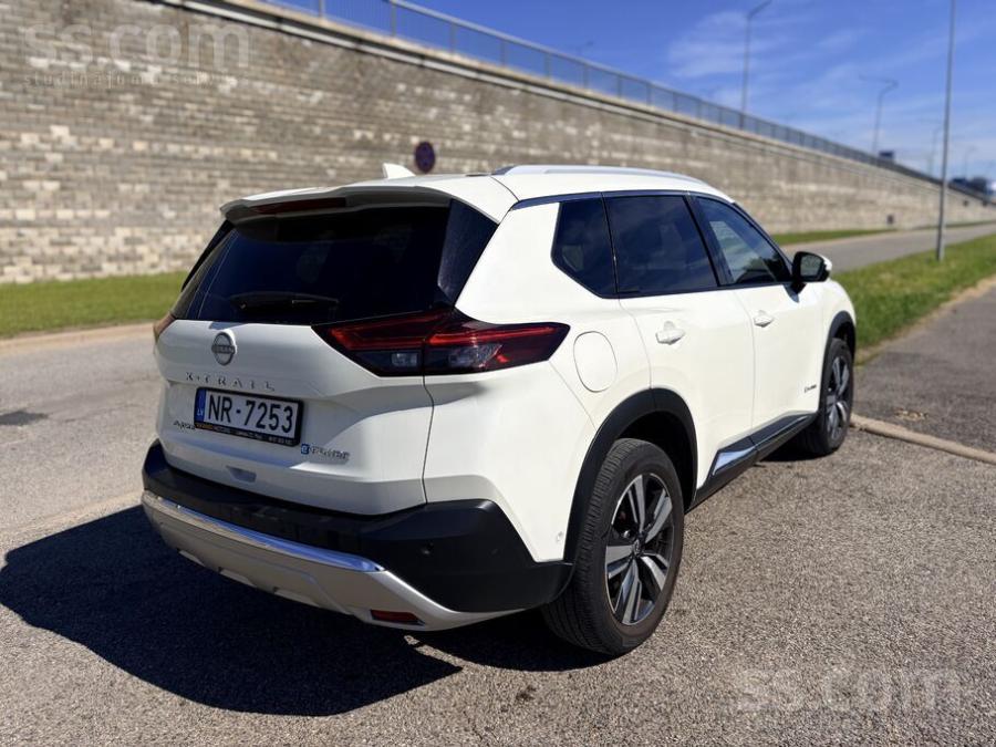 Balts Nissan X-Trail 2023 Rīga, ar dzinēja tilpumu 1.50 L un nobraukumu 41 tūkst. km par 33300 €, foto 3 vietnē AUTOMOTO.COM.LV