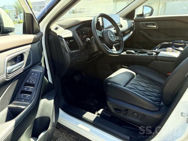 White Nissan X-Trail 2023 in Riga, with an engine capacity of 1.50 L and mileage of 41 thousand km for 33300 €, photo 6 on AUTOMOTO.COM.LV