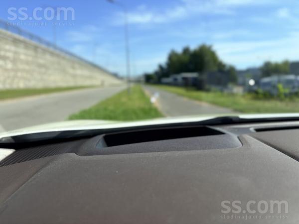 White Nissan X-Trail 2023 in Riga, with an engine capacity of 1.50 L and mileage of 41 thousand km for 33300 €, photo 8 on AUTOMOTO.COM.LV
