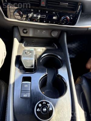 Balts Nissan X-Trail 2023 Rīga, ar dzinēja tilpumu 1.50 L un nobraukumu 41 tūkst. km par 33300 €, foto 10 vietnē AUTOMOTO.COM.LV
