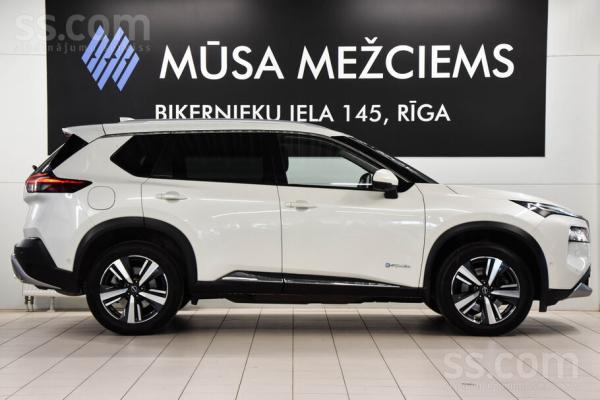 Balts Nissan X-Trail 2023 Rīga, ar dzinēja tilpumu 1.50 L un nobraukumu 41 tūkst. km par 32590 €, foto 4 vietnē AUTOMOTO.COM.LV