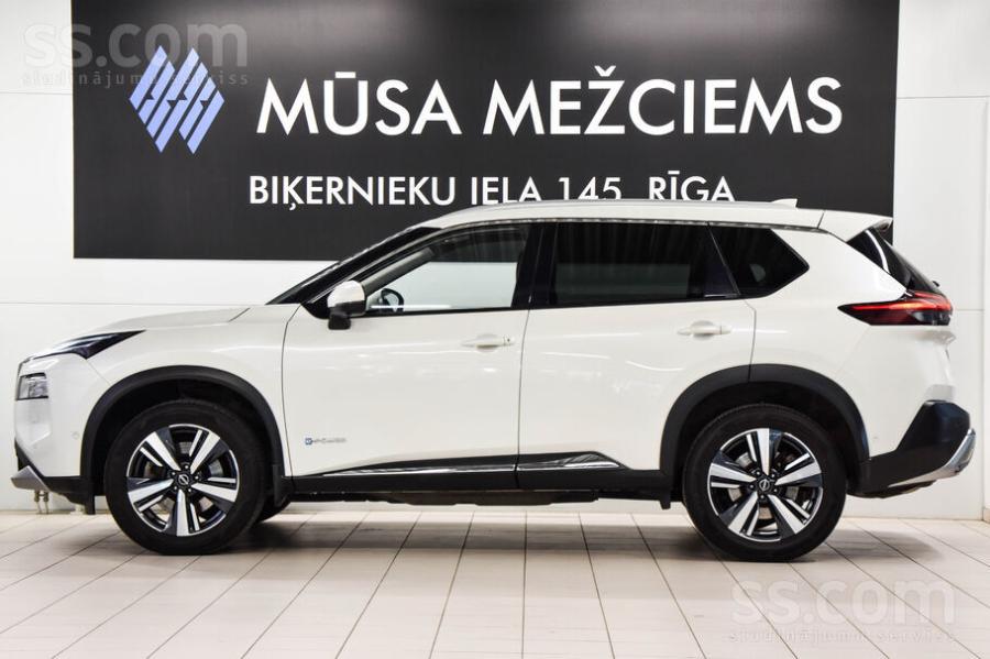 White Nissan X-Trail 2023 in Riga, with an engine capacity of 1.50 L and mileage of 41 thousand km for 32590 €, photo 6 on AUTOMOTO.COM.LV