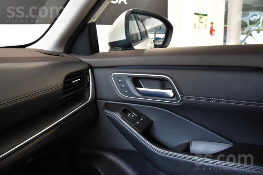 White Nissan X-Trail 2023 in Riga, with an engine capacity of 1.50 L and mileage of 41 thousand km for 32590 €, photo 15 on AUTOMOTO.COM.LV