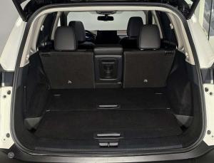 White Nissan X-Trail 2024 in Siauliai, with an engine capacity of 1.50 L and mileage of 26 thousand km for 32900 €, photo 12 on AUTOMOTO.COM.LV