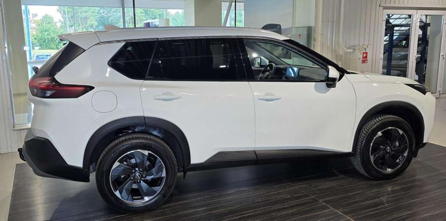 White Nissan X-Trail 2025 in Siauliai, with an engine capacity of 1.50 L and mileage of 12 thousand km for 27400 €, photo 6 on AUTOMOTO.COM.LV