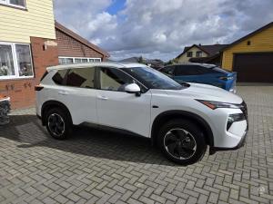 White Nissan X-Trail 2026 in Klaipeda, with an engine capacity of 1.50 L and mileage of 1 thousand km for 28400 €, photo 6 on AUTOMOTO.COM.LV