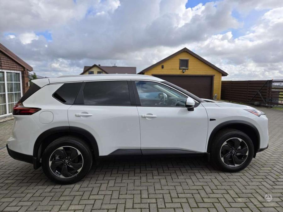 White Nissan X-Trail 2026 in Klaipeda, with an engine capacity of 1.50 L and mileage of 1 thousand km for 28400 €, photo 15 on AUTOMOTO.COM.LV