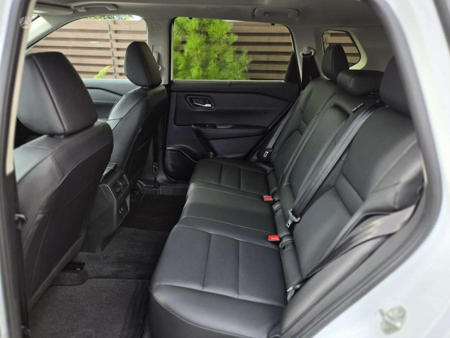 White Nissan X-Trail 2026 in Klaipeda, with an engine capacity of 1.50 L and mileage of 1 thousand km for 28400 €, photo 33 on AUTOMOTO.COM.LV