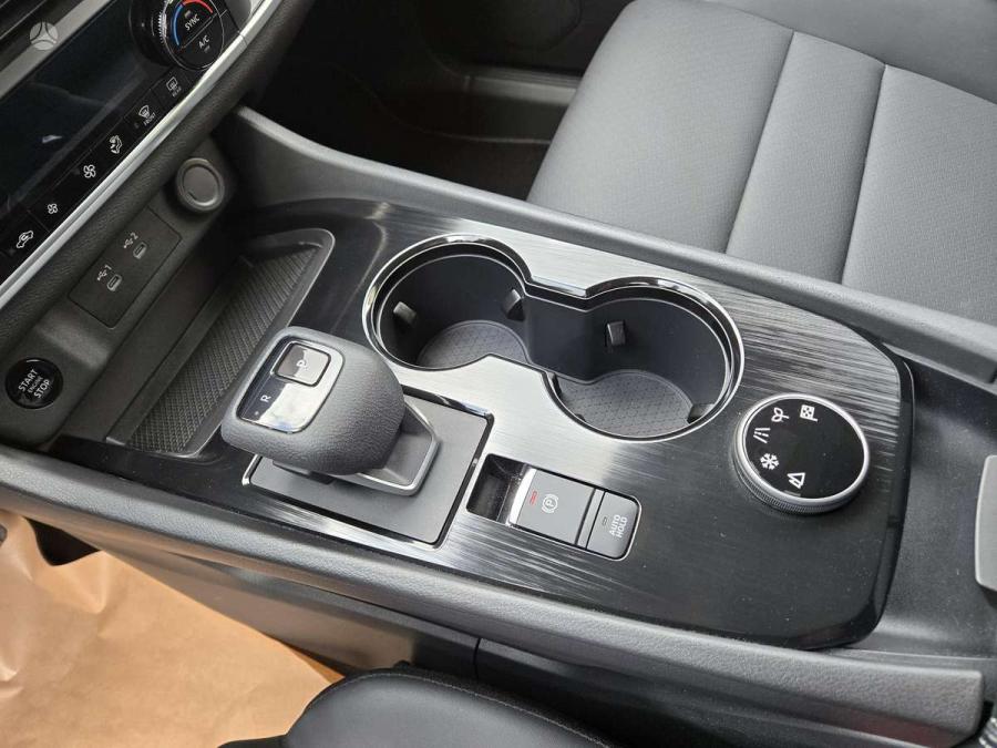 White Nissan X-Trail 2026 in Klaipeda, with an engine capacity of 1.50 L and mileage of 1 thousand km for 28400 €, photo 35 on AUTOMOTO.COM.LV
