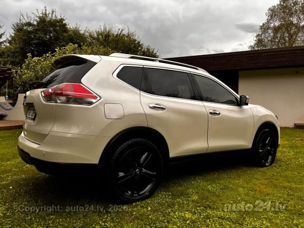Balts Nissan X-Trail 2016 Tallina, ar dzinēja tilpumu 1.60 L un nobraukumu 200 tūkst. km par 10000 €, foto 5 vietnē AUTOMOTO.COM.LV