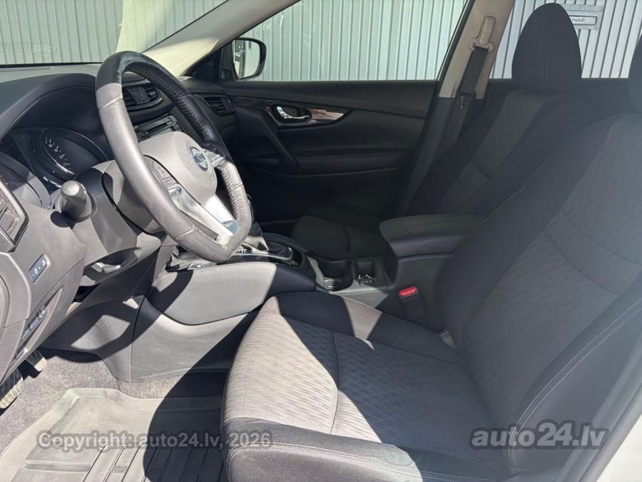 White Nissan X-Trail 2020 in Tallinn, with an engine capacity of 1.30 L and mileage of 171 thousand km for 12990 €, photo 17 on AUTOMOTO.COM.LV