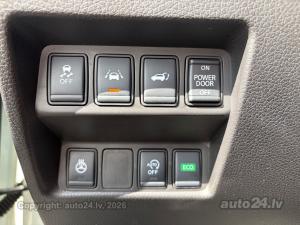 White Nissan X-Trail 2020 in Tallinn, with an engine capacity of 1.30 L and mileage of 171 thousand km for 12990 €, photo 24 on AUTOMOTO.COM.LV