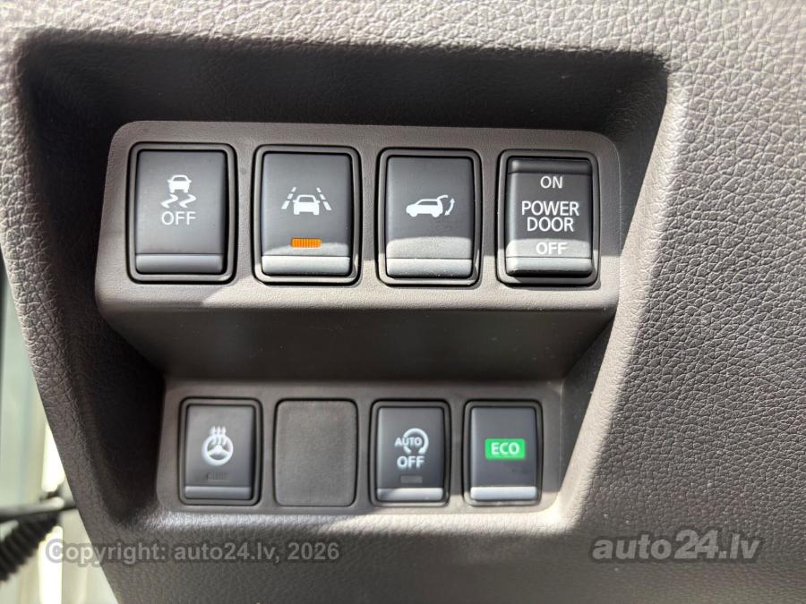 White Nissan X-Trail 2020 in Tallinn, with an engine capacity of 1.30 L and mileage of 171 thousand km for 12990 €, photo 25 on AUTOMOTO.COM.LV