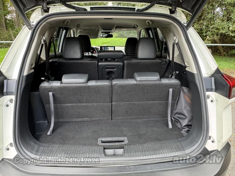 White Nissan X-Trail 2023 in Tallinn, with an engine capacity of 1.50 L and mileage of 93 thousand km for 31000 €, photo 17 on AUTOMOTO.COM.LV