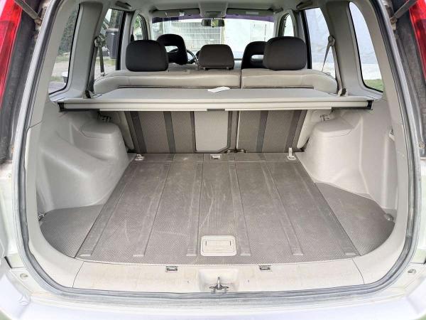 Yellow Nissan X-Trail 2005 in Taurage, with an engine capacity of 2.18 L and mileage of 260 thousand km for 2000 €, photo 8 on AUTOMOTO.COM.LV