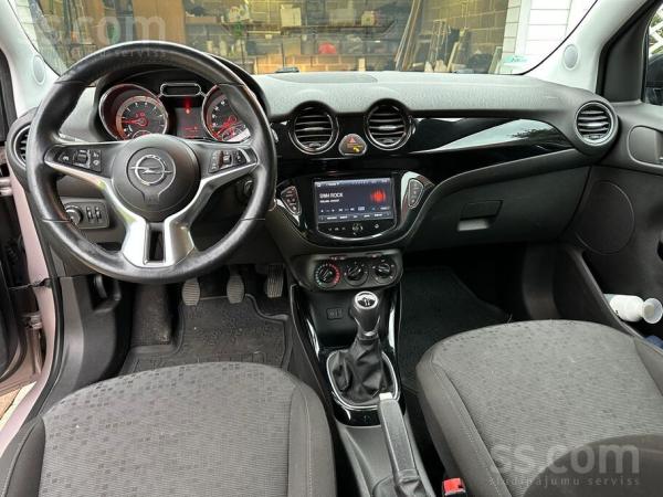 Черный Опель Адам 2016 в Рига, объемом двигателя 1.40 л и пробегом 140 тыс. км за 3900 €, фото 6 на AUTOMOTO.COM.LV