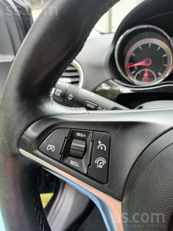 Brūns Opel Adam 2016 Rīga, ar dzinēja tilpumu 1.40 L un nobraukumu 153 tūkst. km par 4750 €, foto 10 vietnē AUTOMOTO.COM.LV