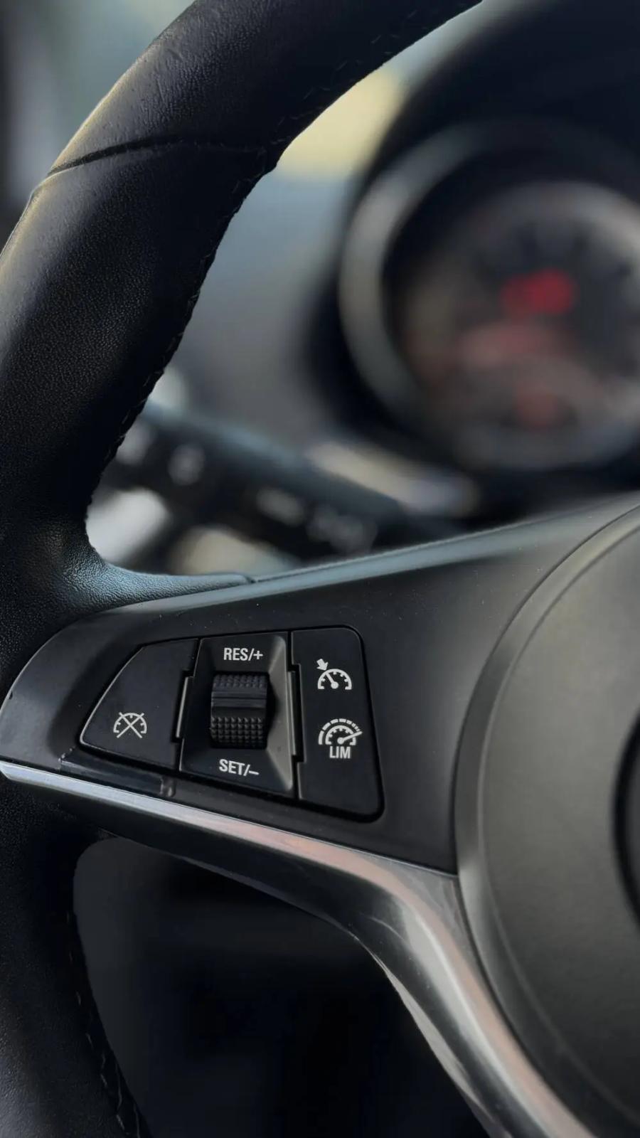 Opel Adam 2016 in Riga, with an engine capacity of 1.40 L and mileage of 83 thousand km for 6700 €, photo 13 on AUTOMOTO.COM.LV