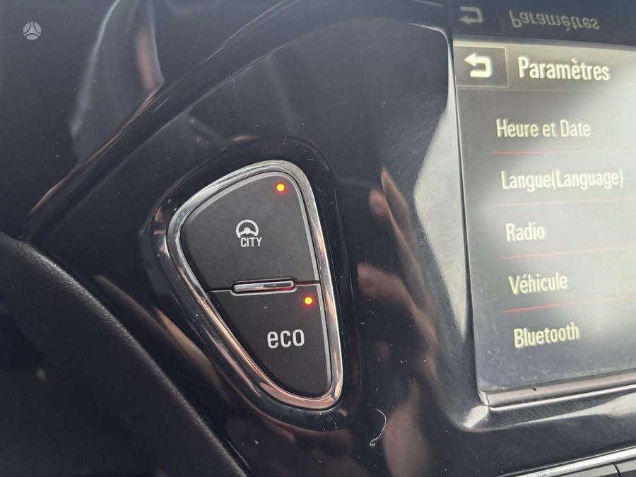 White Opel Adam 2016 in Taurage, with an engine capacity of 1.40 L and mileage of 170 thousand km for 3950 €, photo 20 on AUTOMOTO.COM.LV