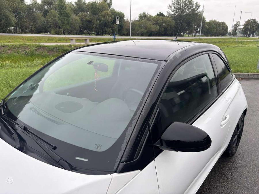 White Opel Adam 2016 in Taurage, with an engine capacity of 1.40 L and mileage of 170 thousand km for 3950 €, photo 25 on AUTOMOTO.COM.LV