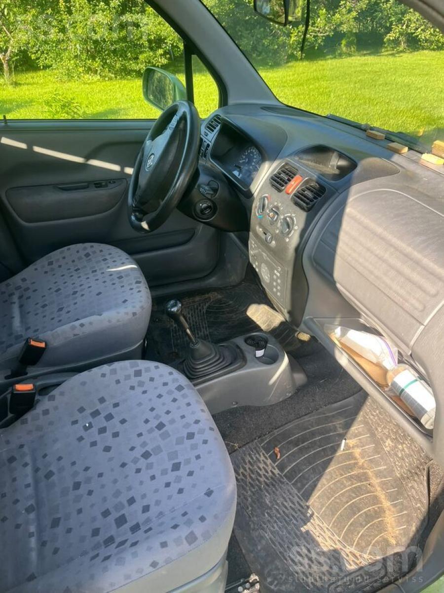 Zaļš Opel Agila 2000 Valmiera, ar dzinēja tilpumu 1.00 L un nobraukumu 317 tūkst. km par 440 €, foto 5 vietnē AUTOMOTO.COM.LV