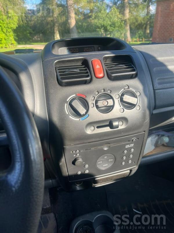Zaļš Opel Agila 2000 Valmiera, ar dzinēja tilpumu 1.00 L un nobraukumu 317 tūkst. km par 440 €, foto 6 vietnē AUTOMOTO.COM.LV