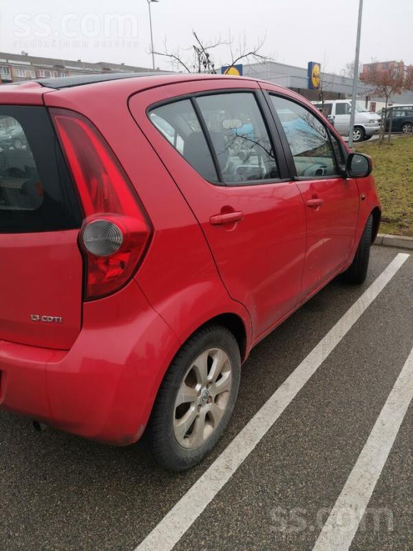 Red Opel Agila 2008 in Daugavpils, with an engine capacity of 1.30 L and mileage of 238 thousand km for 2500 €, photo 3 on AUTOMOTO.COM.LV