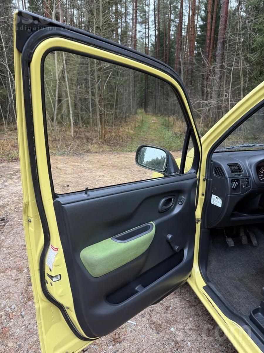 Dzeltens Opel Agila 2003 Jelgava, ar dzinēja tilpumu 1.00 L un nobraukumu 94 tūkst. km par 1300 €, foto 6 vietnē AUTOMOTO.COM.LV